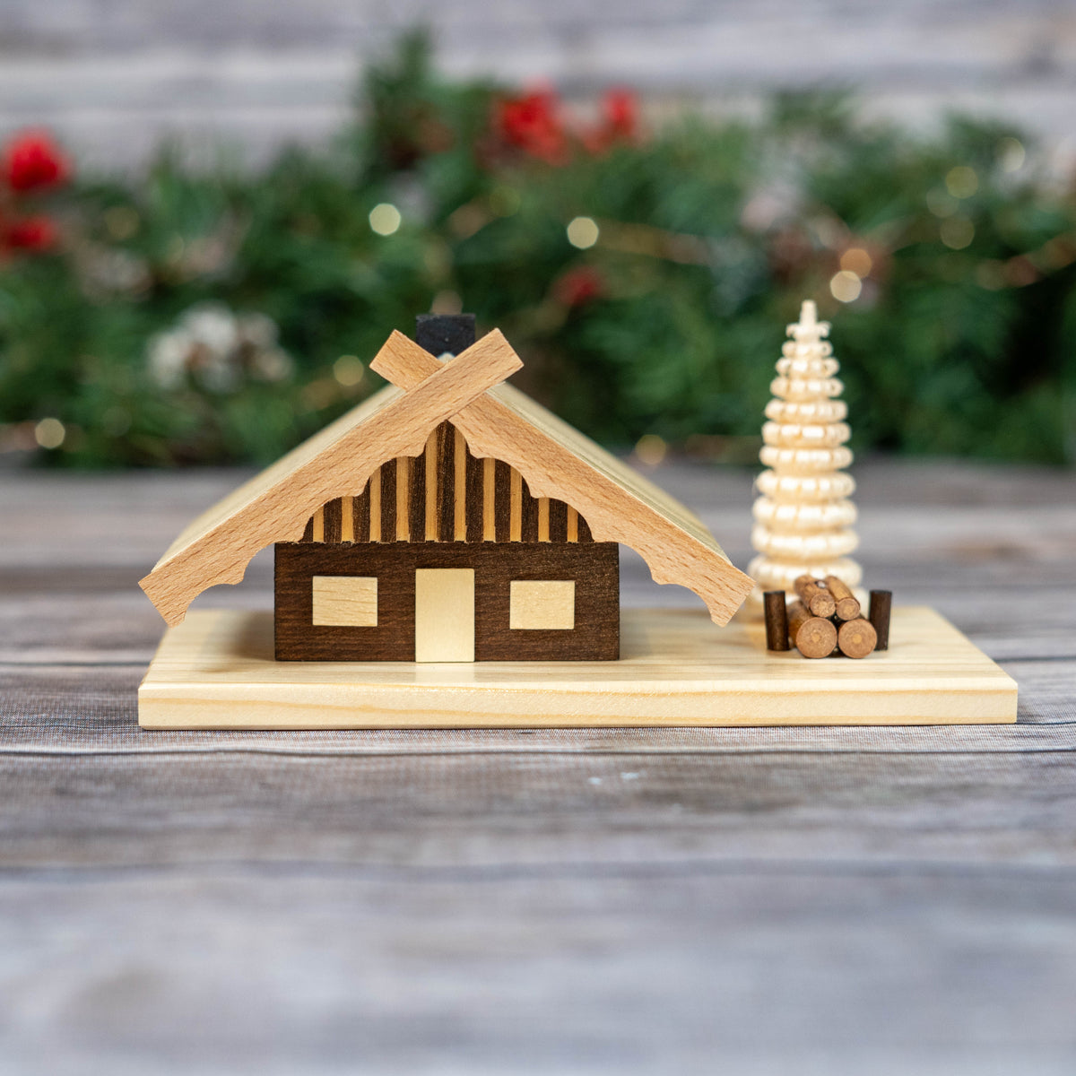 Traditional German Smoker-Log Cabin, 11.5x6.5x7cm – Seiffen Haus