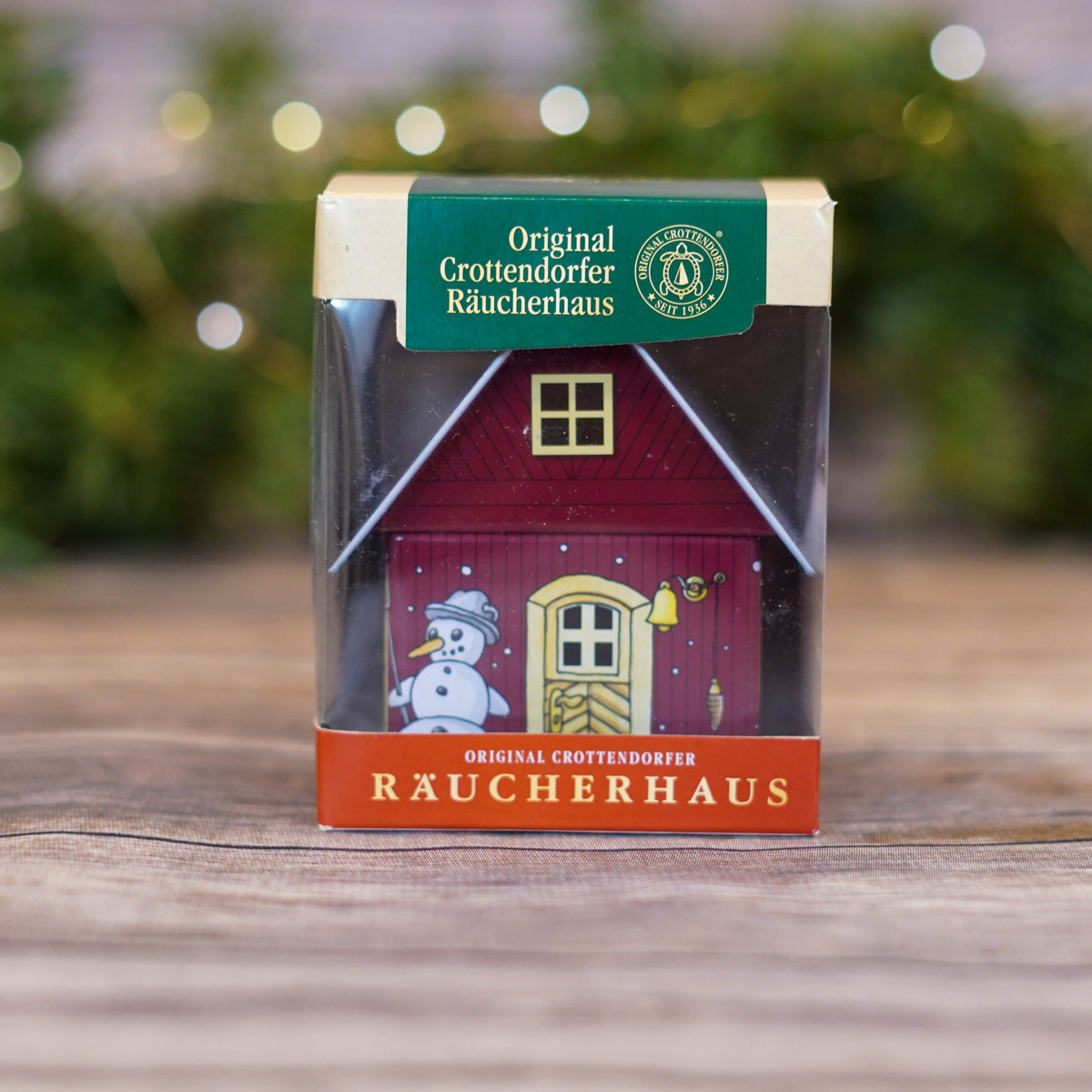 Smoker House Winter Scene 7x7x9cm (2.8x2.8x3.5in) – Seiffen Haus