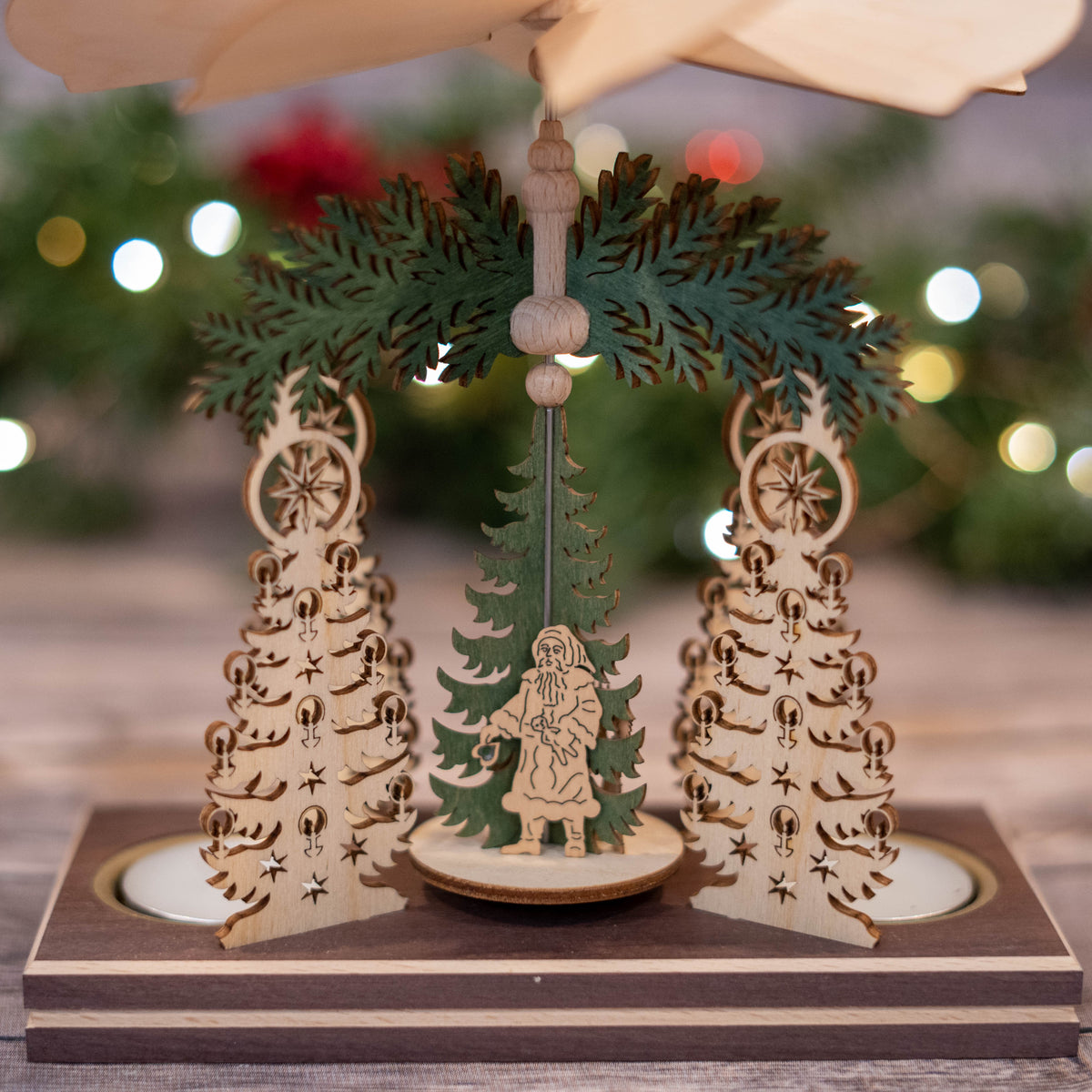 Spinning Santa Claus Tea Light Holder - 16 cm/6.5 in – Seiffen Haus