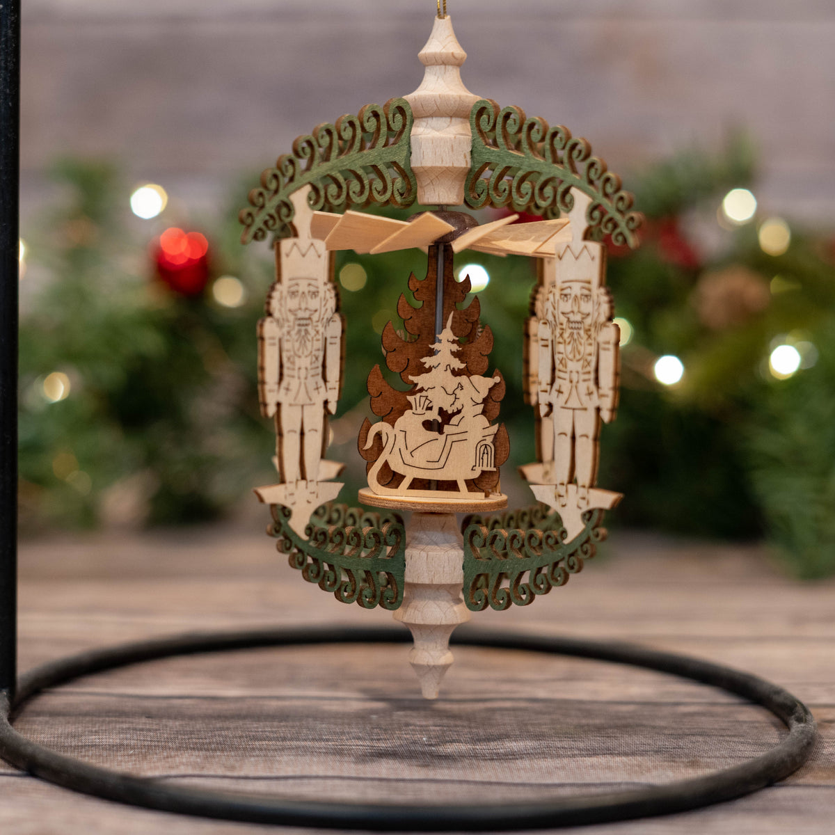 Green Nutcracker & Father Christmas Ornament - 8x15 cm – Seiffen Haus