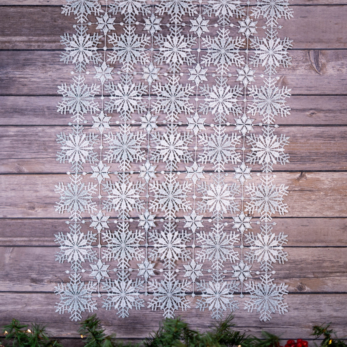 White Silver Snowflake Table Runner 38x135cm (15x53in) – Seiffen Haus