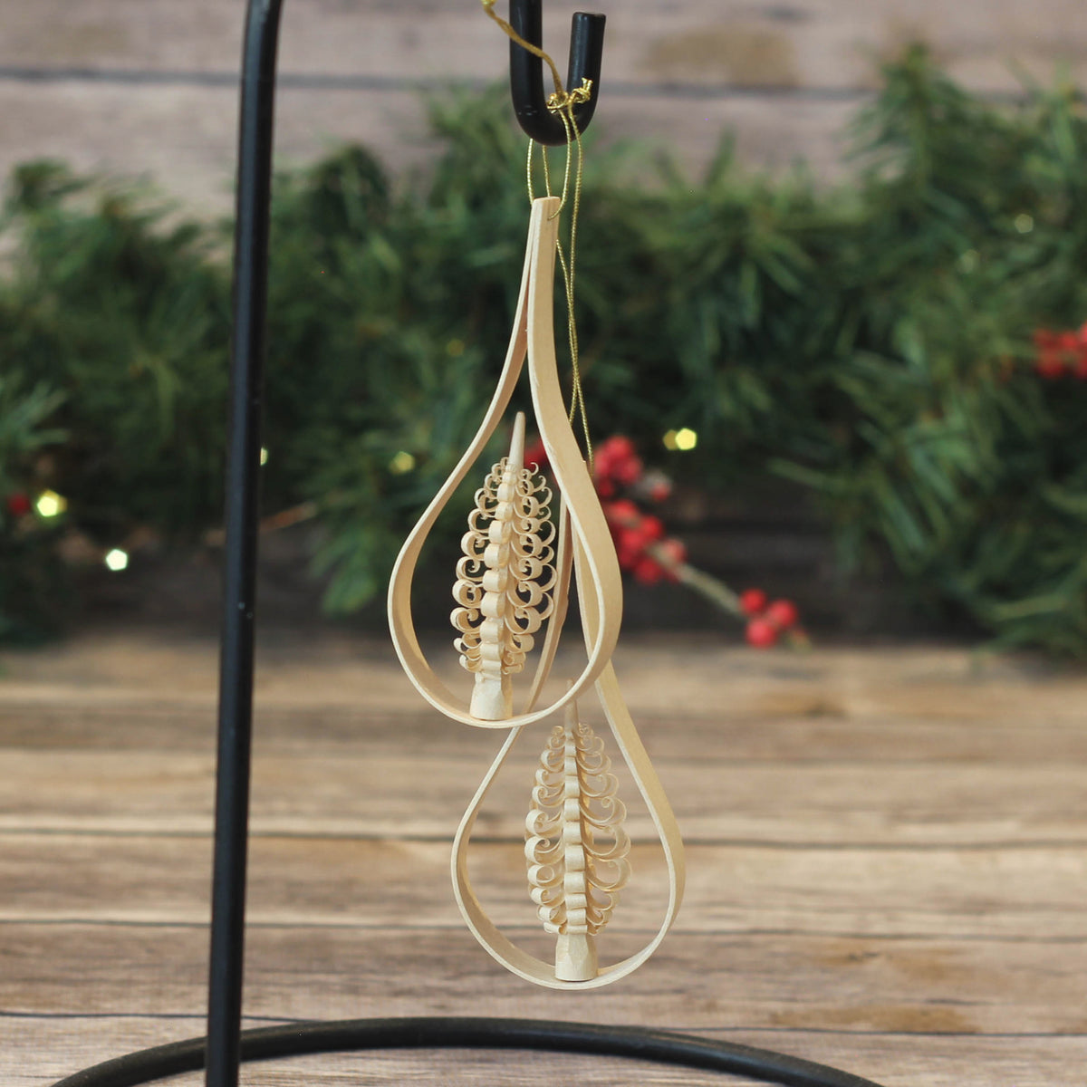 Hand-carved Teardrop Woodchip Tree Ornaments, 9.5cm/3.7in – Seiffen Haus